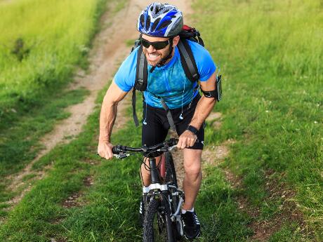 9 Cycling Tips for Better Hill Climbing