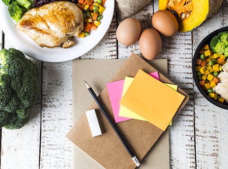 The Pros and Cons of Tracking Your Food